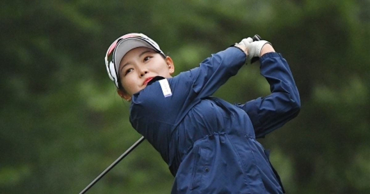 현세린 프로의 유연한 티샷 [KLPGA BC카드·한경 레이디스컵]