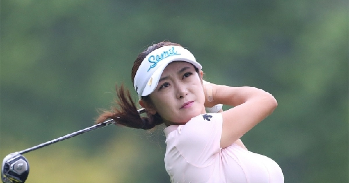 안소현 프로의 강렬한 티샷 [KLPGA BC카드·한경 레이디스컵]