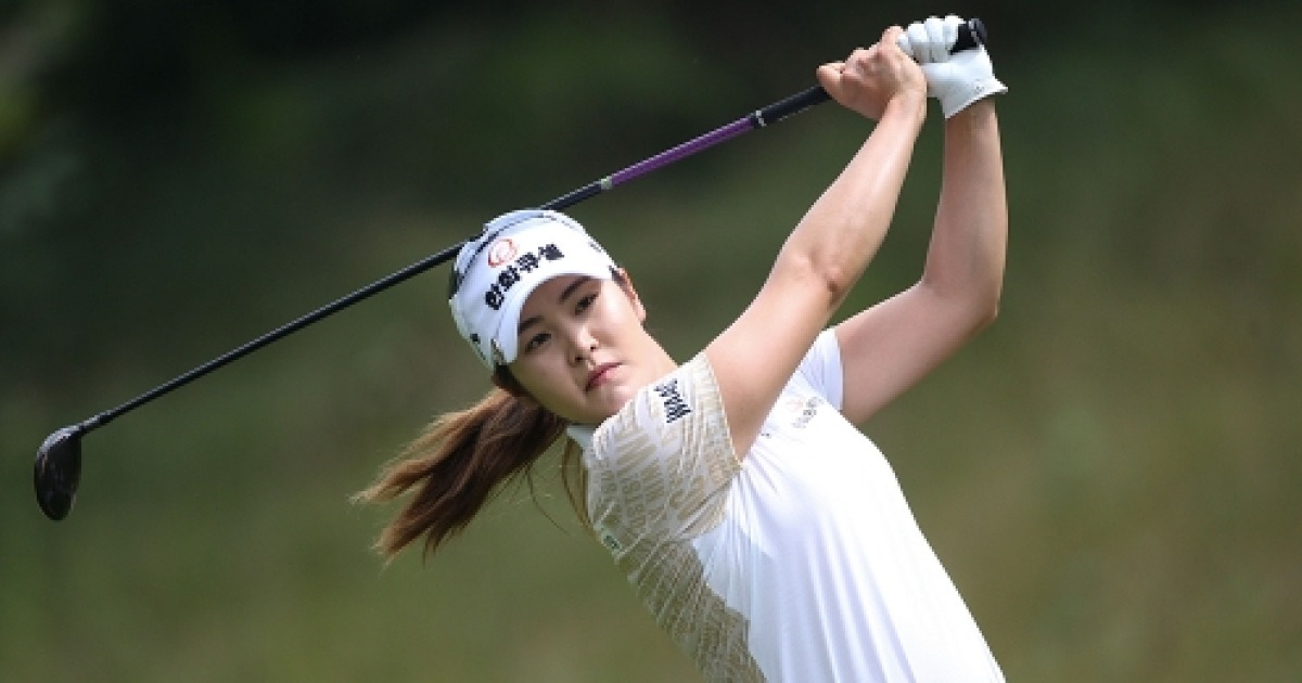 김지현 프로의 파워풀한 티샷 [KLPGA BC카드·한경 레이디스컵]