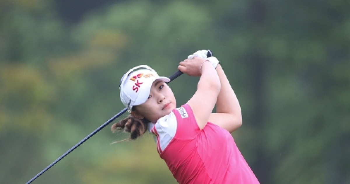 '장타자' 김지영2 프로의 티샷 [KLPGA BC카드·한경 레이디스컵]