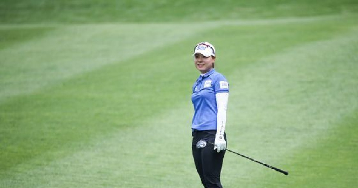 첫 우승 노리는 이소미, KLPGA 투어 BC카드 한경레이디스컵 3R 선두