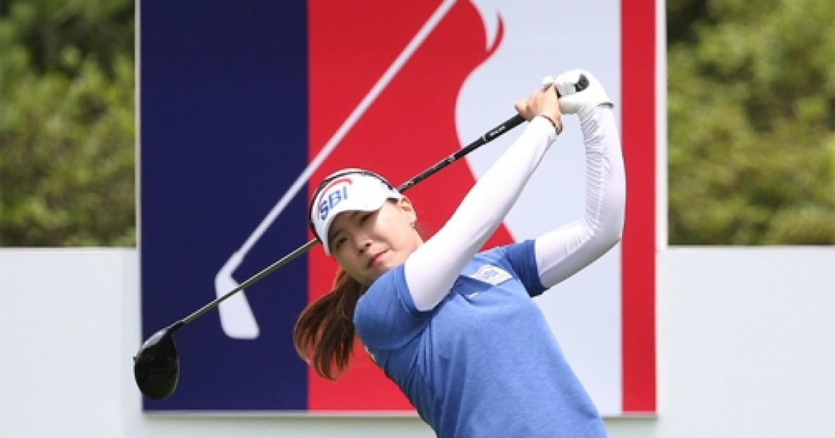 첫 우승에 성큼 다가선 이소미 프로 [KLPGA BC카드·한경 레이디스컵]