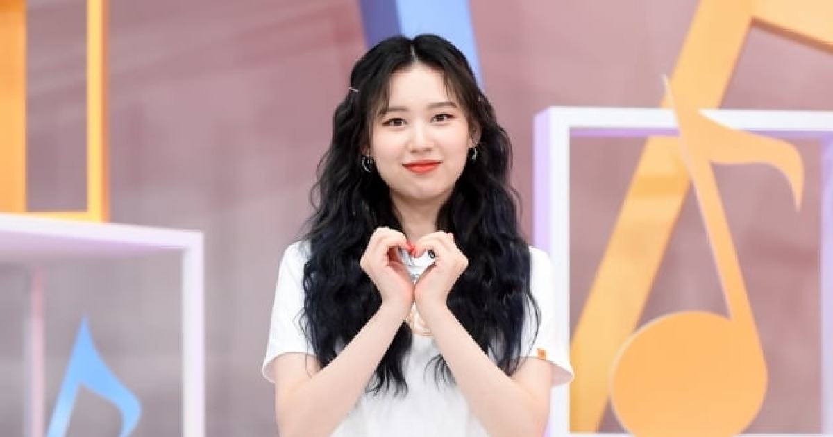 포토 위키미키 엘리 사랑스러운 모습으로 하트~