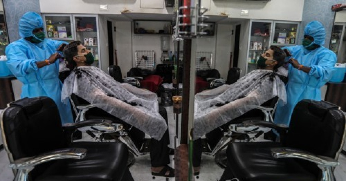 INDIA PANDEMIC CORONAVIRUS COVID19 LOCKDOWN HAIR SALONS BARBERS