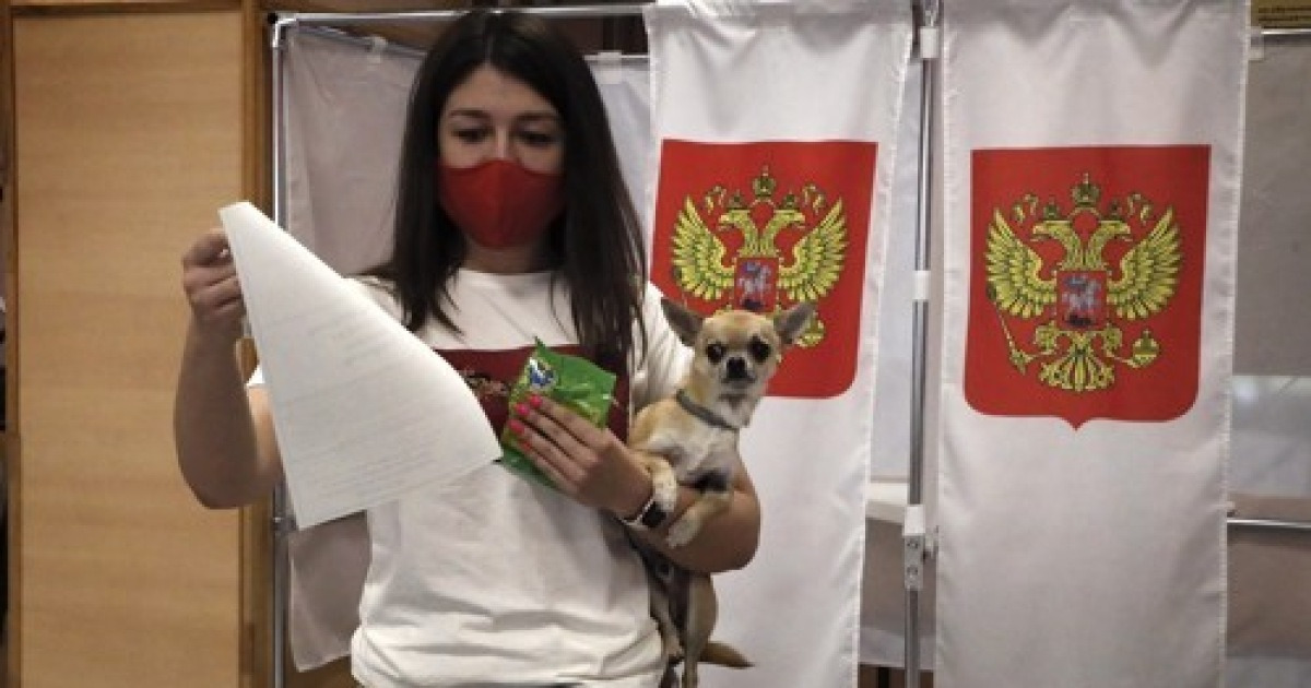 RUSSIA VOTE CONSTITUTIONAL AMENDMENTS