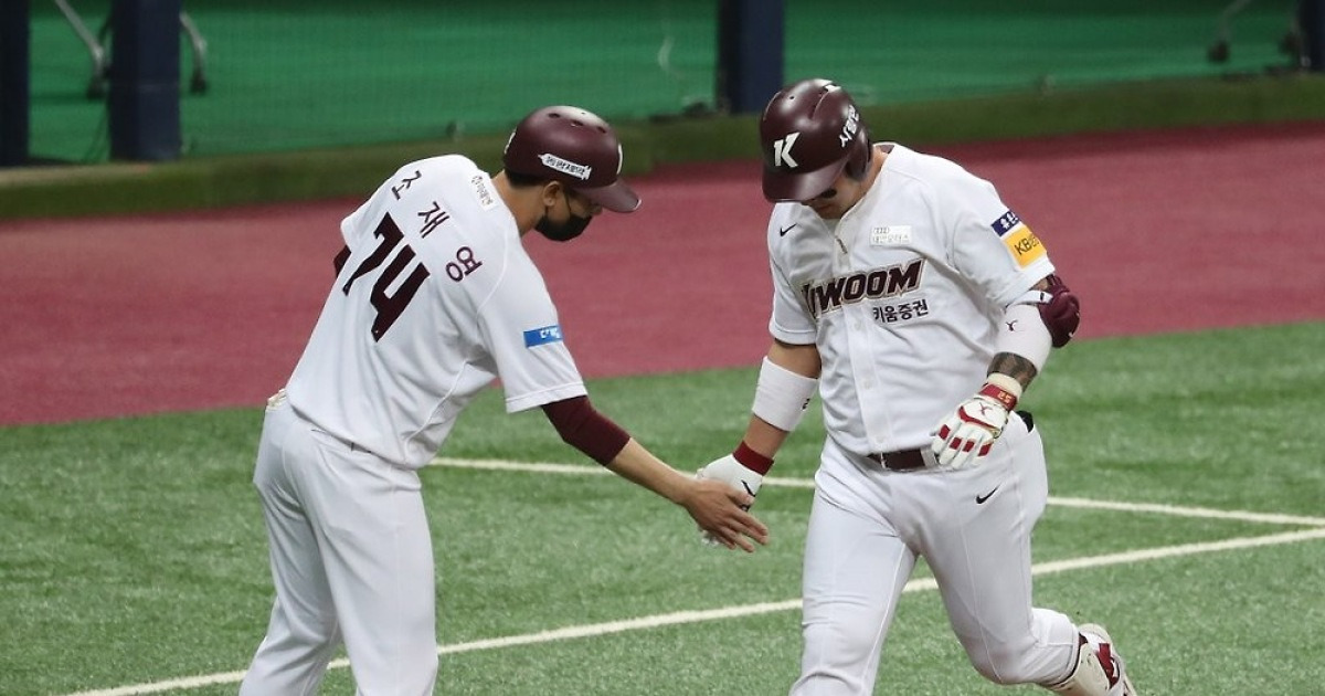 키움 박병호, 시원한 홈런 두 방..KBO 통산 300홈런에 '-1'(종합)