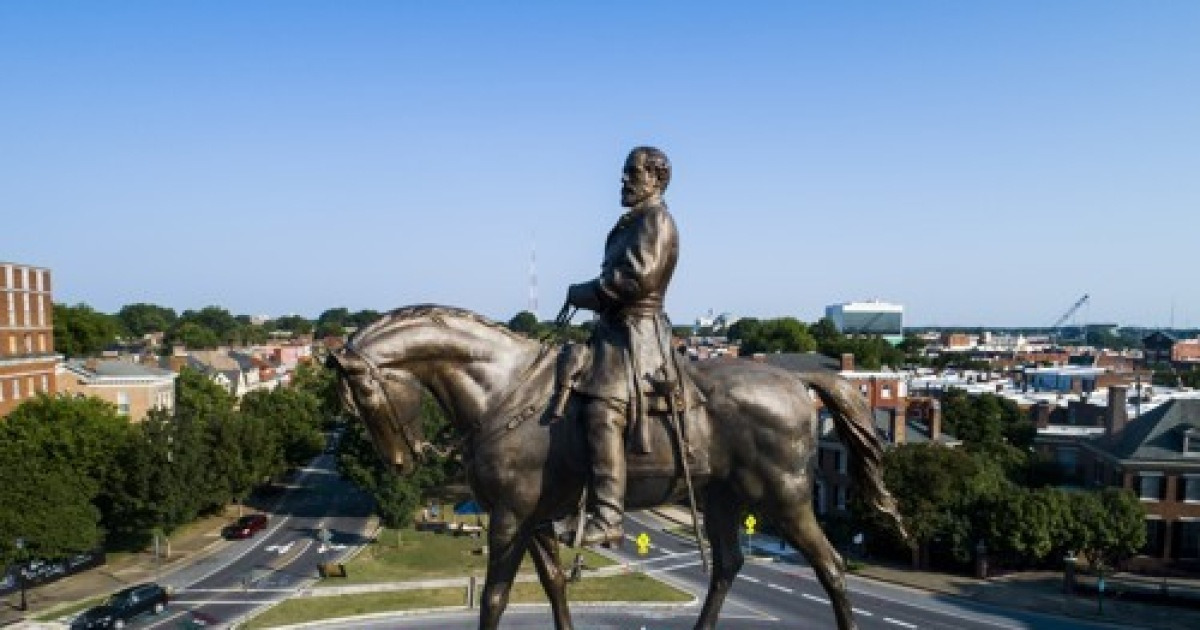 USA RICHMOND STATUE