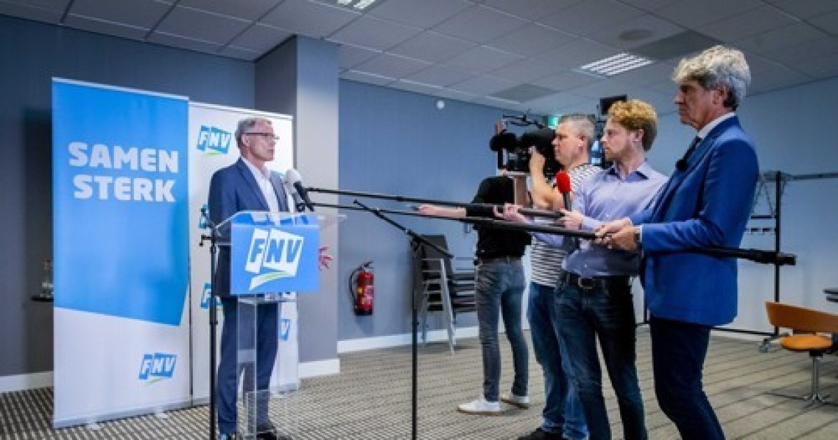 NETHERLANDS PARLIAMENT PENSION