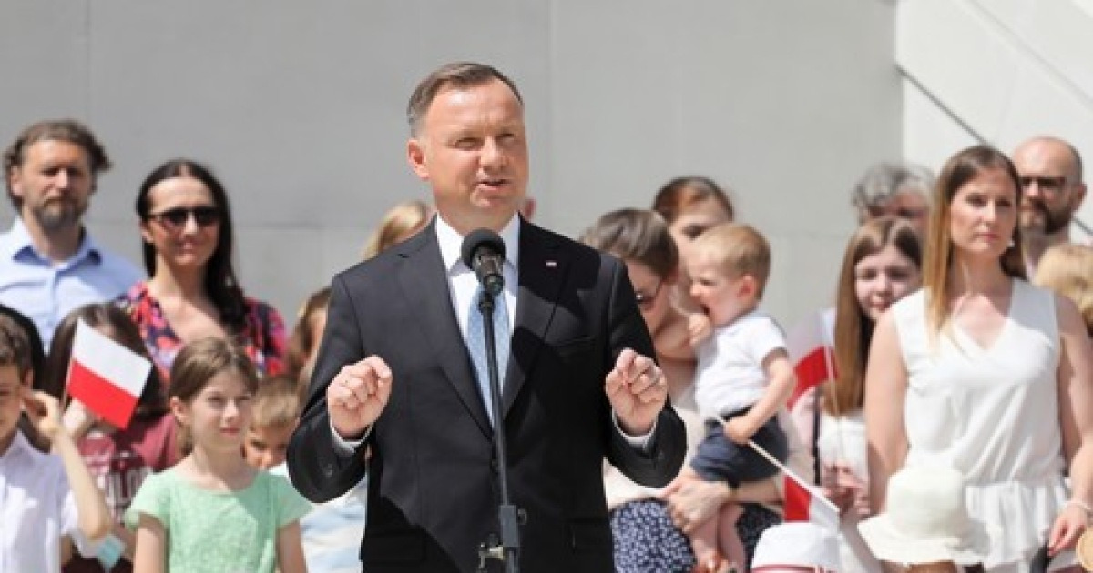 POLAND HUMAN RIGHTS CONSTITUTION ADOPTION PROHIBITION