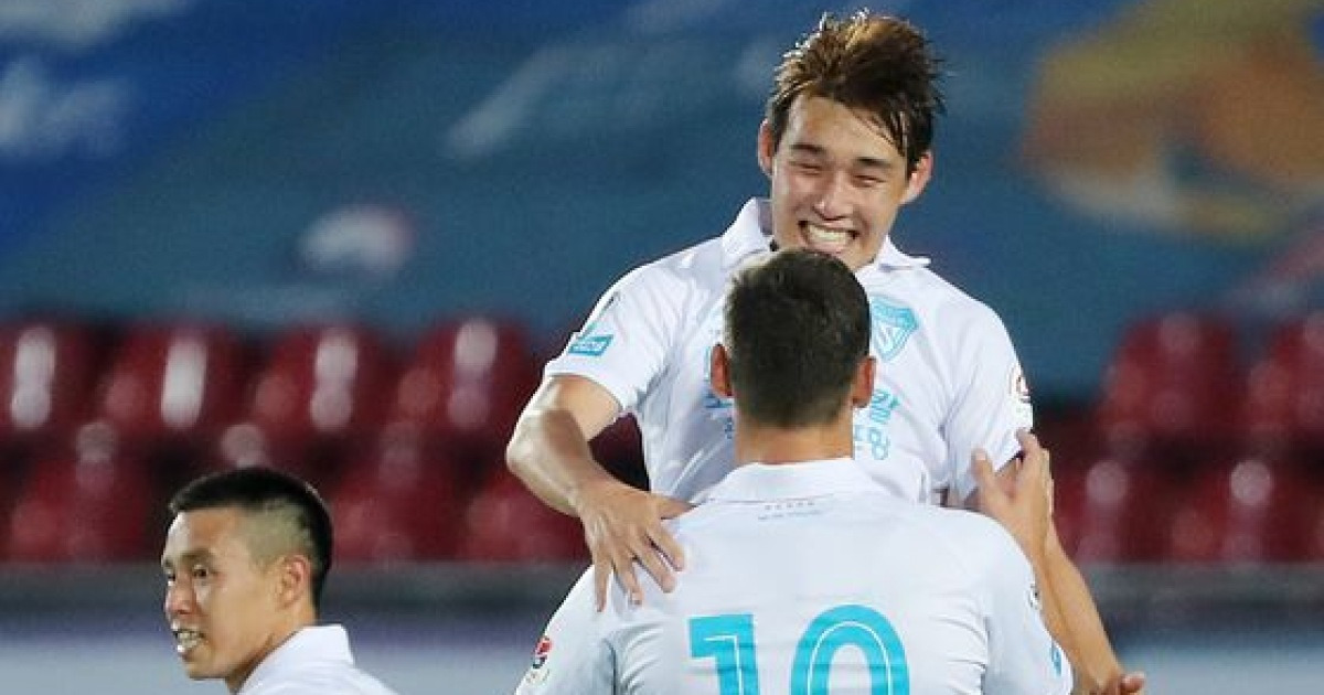 Song Min-kyu finds success online and on the pitch