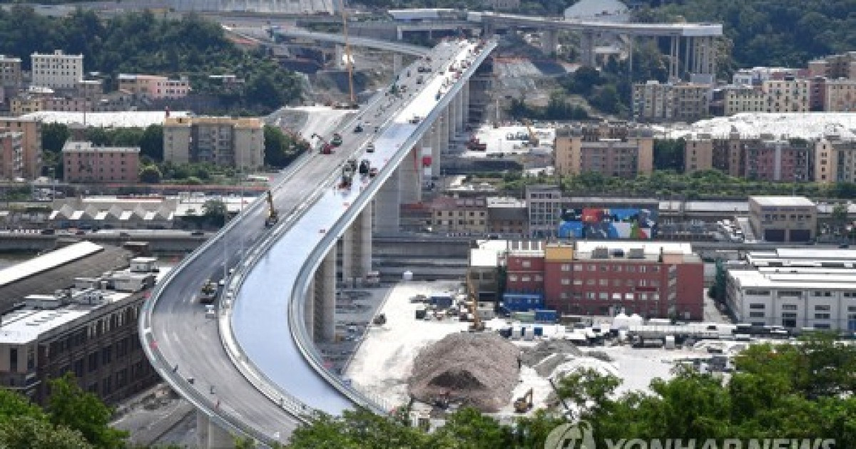 ITALY GENOA BRIDGE CONSTRUCTION