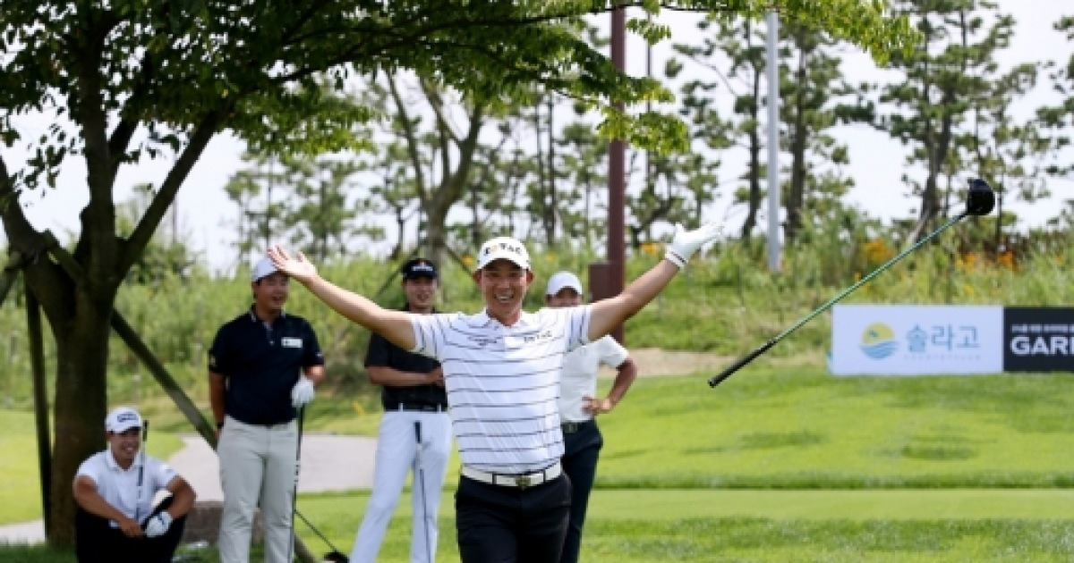 '헐크' 김봉섭, 370야드 홀에서 '원온' 시켜 우승 [KPGA 오픈]