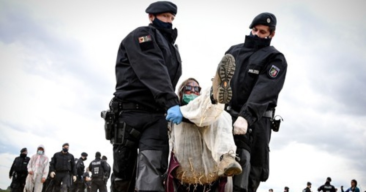 epaselect GERMANY ENDE GELAENDE PROTEST INITIATIVE