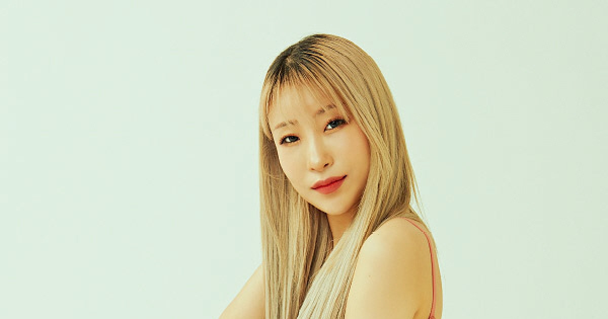 이세영, '20인치 개미허리' 섹시 수영복 화보.."현재 체중 42kg"