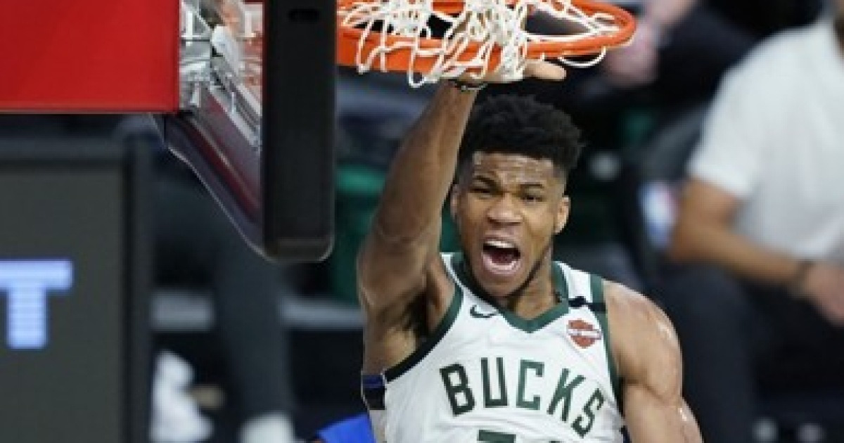 APTOPIX Magic Bucks Basketball