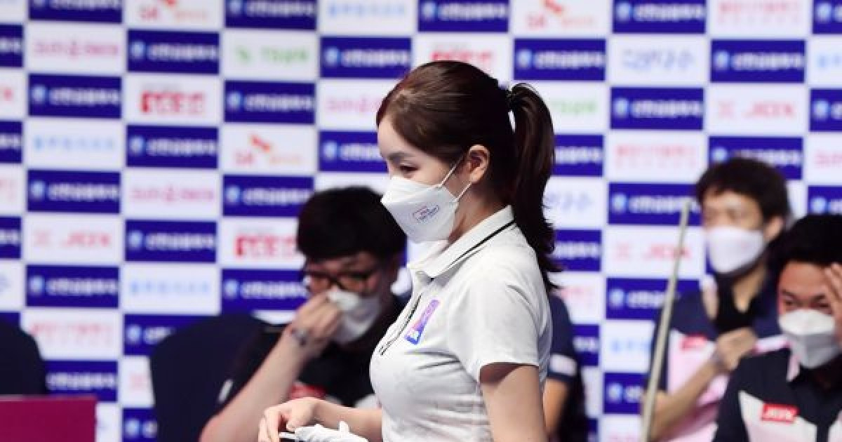 [ST포토] PBA 이주희 심판, '명품 자태에 눈길~'