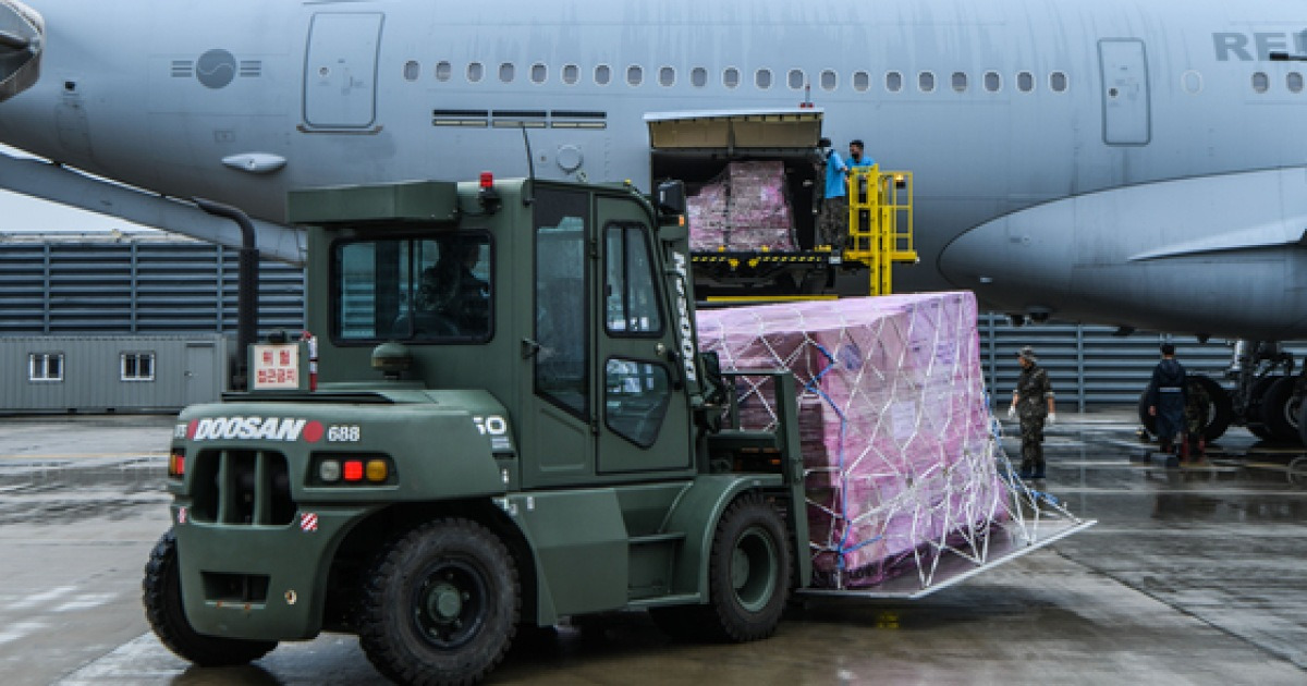 Defense minister to take Air Force tanker plane to U.S. for Opcon talks