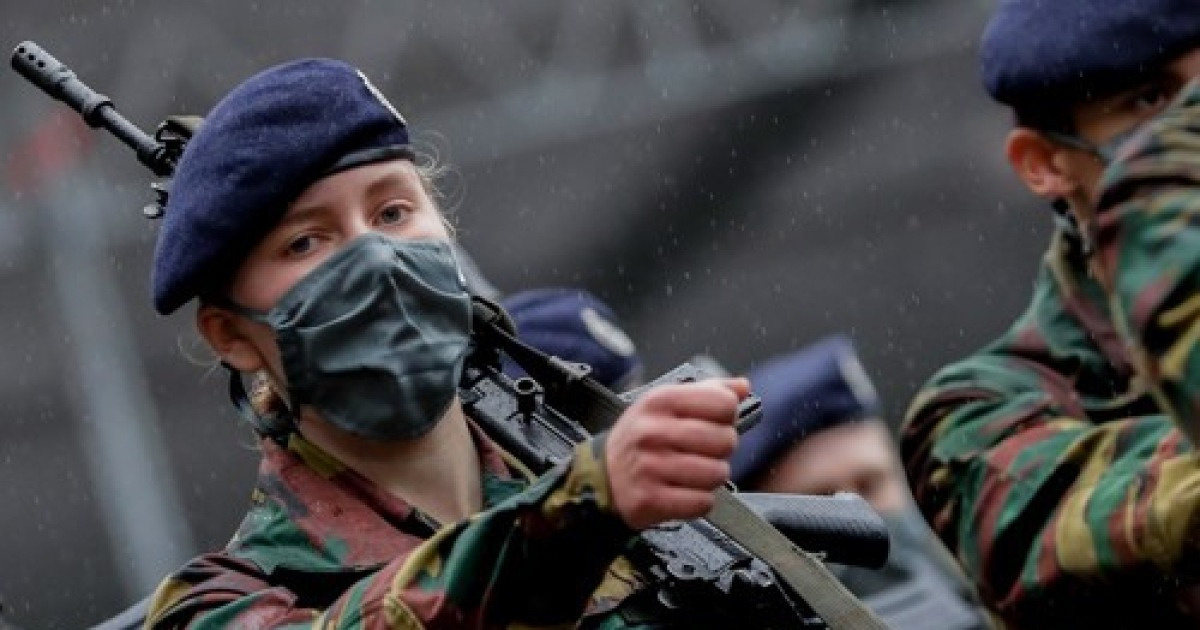 BELGIUM ROYALS BLUE BERETS CEREMONY