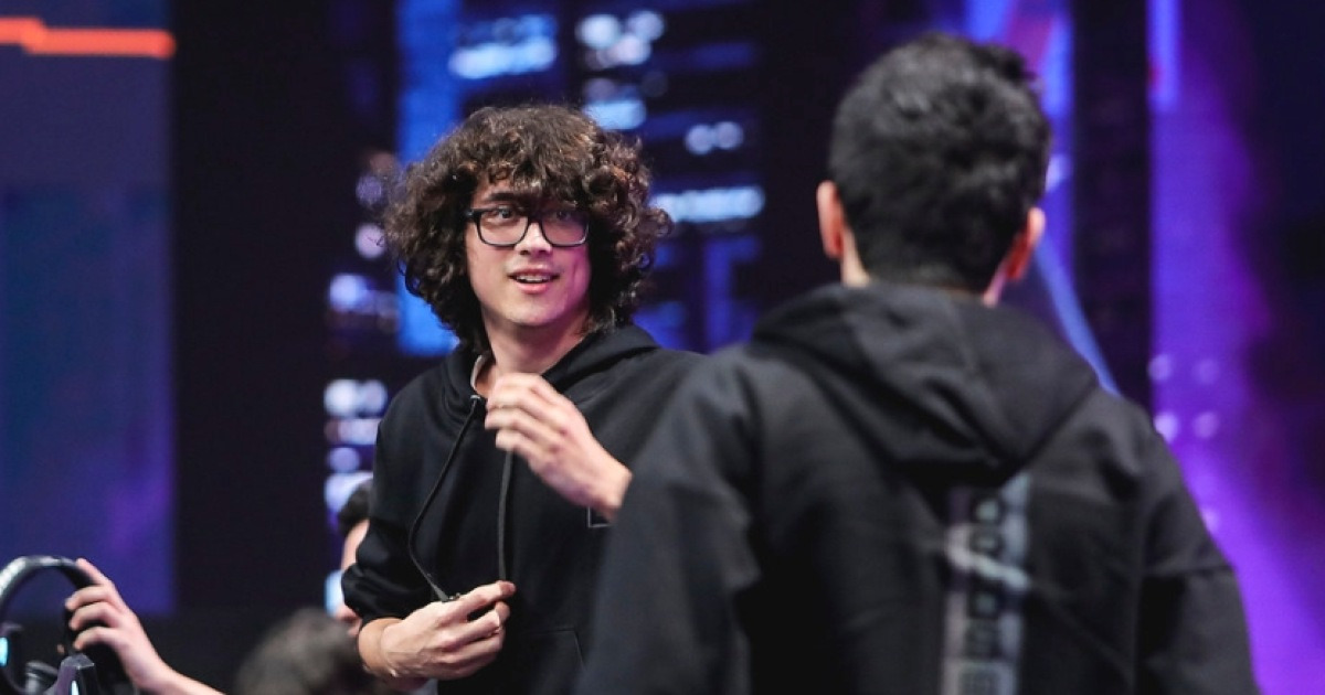 [롤드컵] 암살자 이블린 미쳐 날뛴 R7, LGD 이어 UOL도 격파