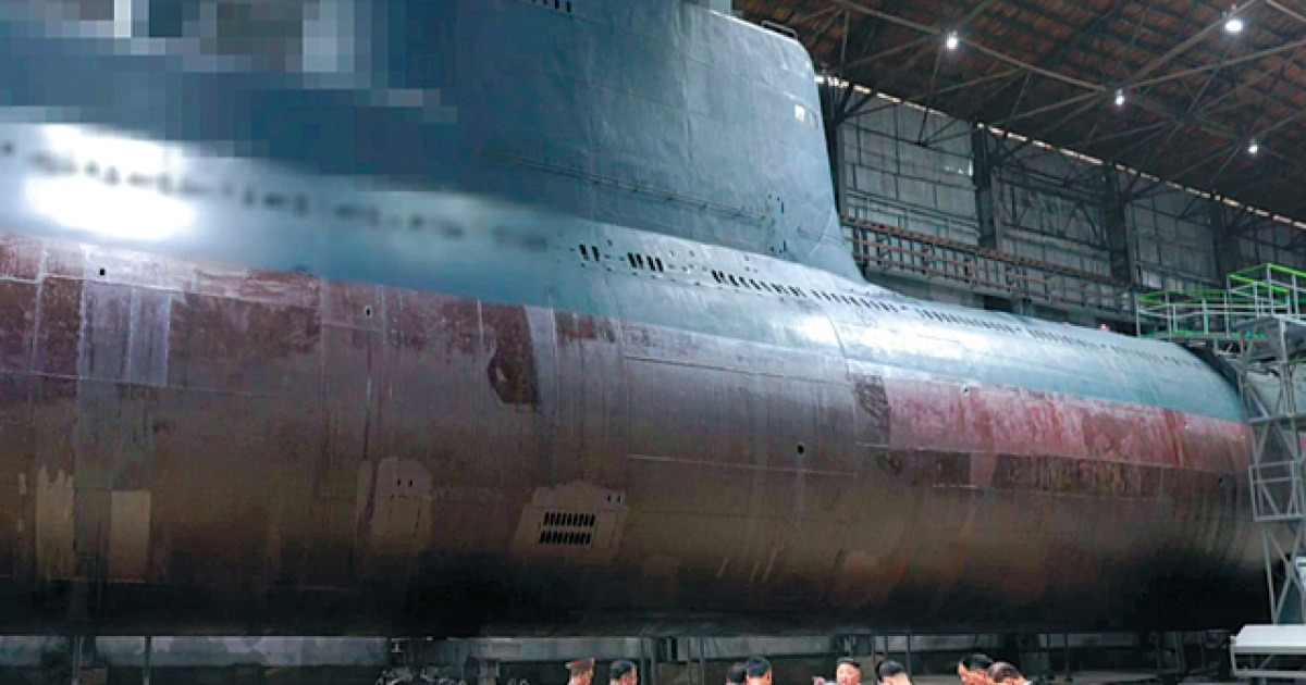 "北, SLBM 탑재 3000t급 이상 신형 잠수함 건조 동향 포착"