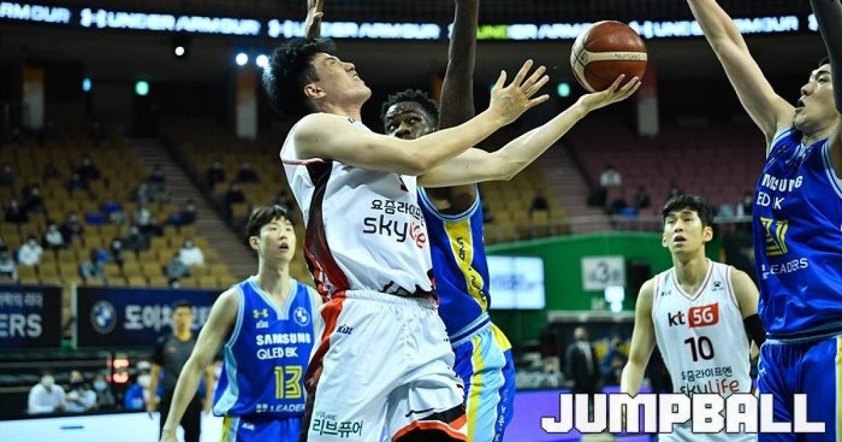 [JB포토] kt 김민욱 '치열한 공격'