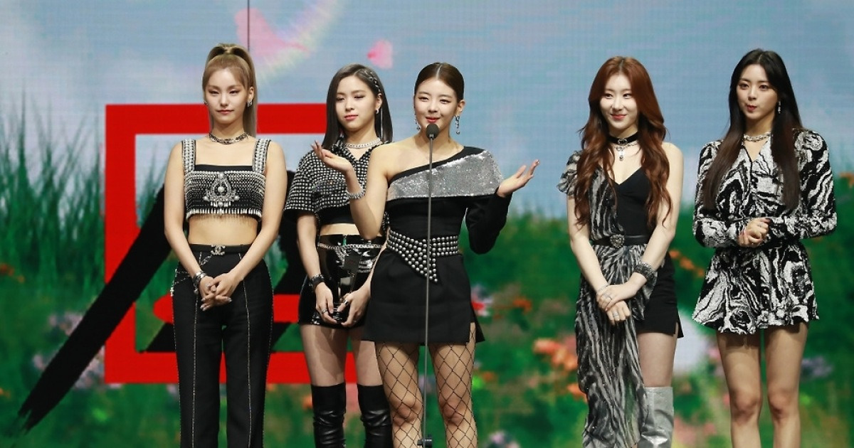 ITZY, 2020 AAA 가수 부문 베스트초이스상 수상[★포토]