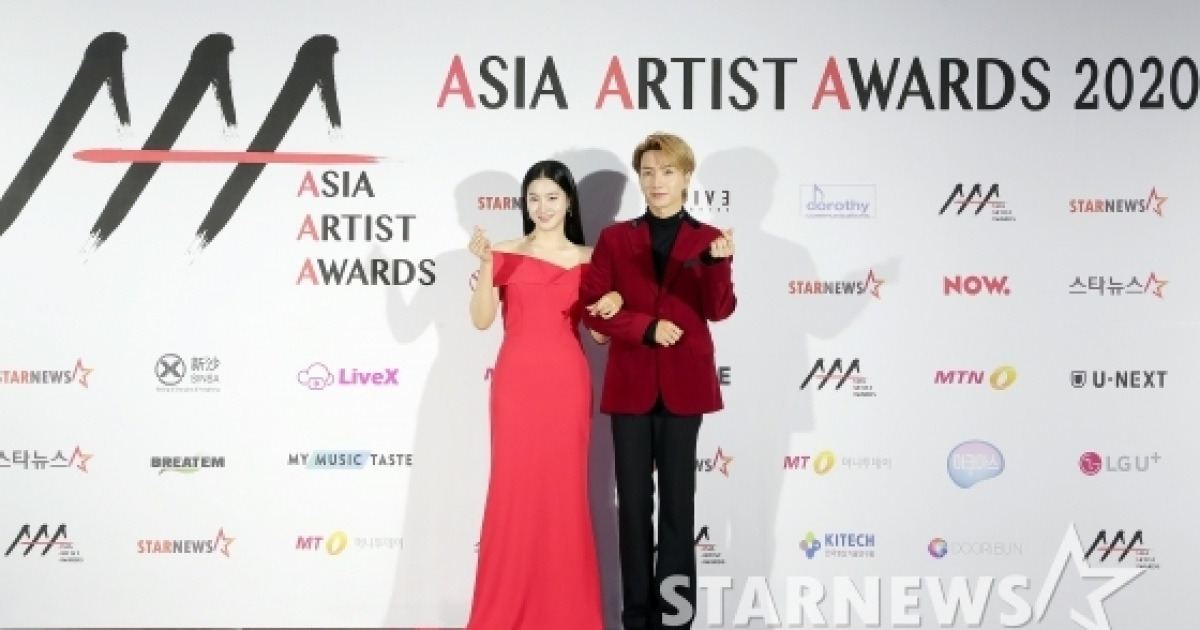 이특·박주현, 멋과 아름다움으로 2020AAA 레드카펫 장식 [2020AAA 레드카펫 독점 공개]