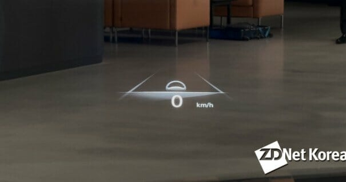 [조재환의 카테크] 달라진 제네시스 GV70 HUD, GV80과 차이는?