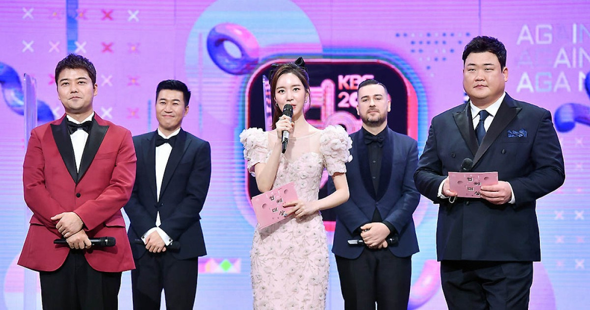 전현무-진세연-김준현 '마무리 멘트하는 3MC'[엑's HD포토]