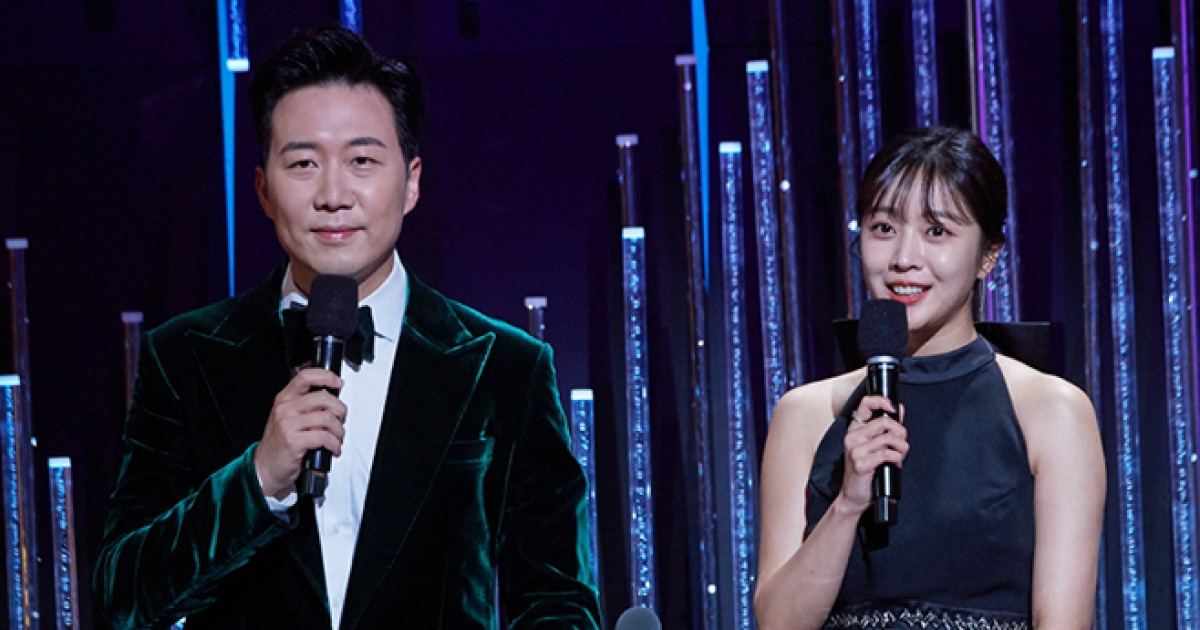 [TD포토] 도경완-조보아 '떨리는 2MC' (KBS연기대상)