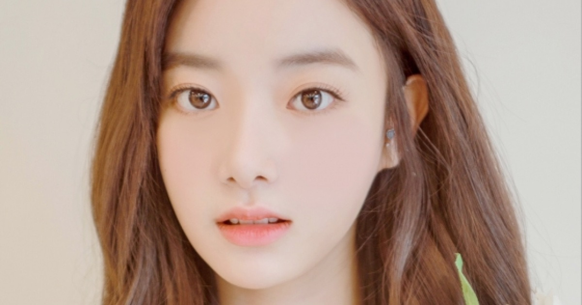 前 에이프릴 이현주 왕따설 폭로 이어지는데..DSP 침묵에 피해ing[★NEWSing]