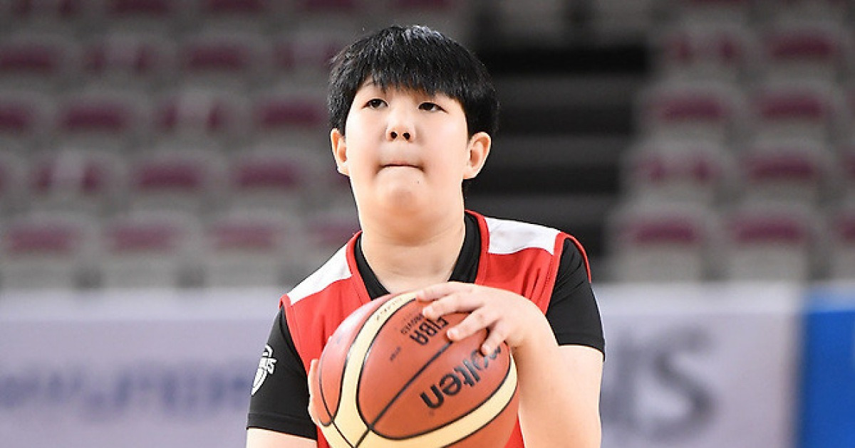 [JB포토] U11 현대모비스 김준서 '침착하게'