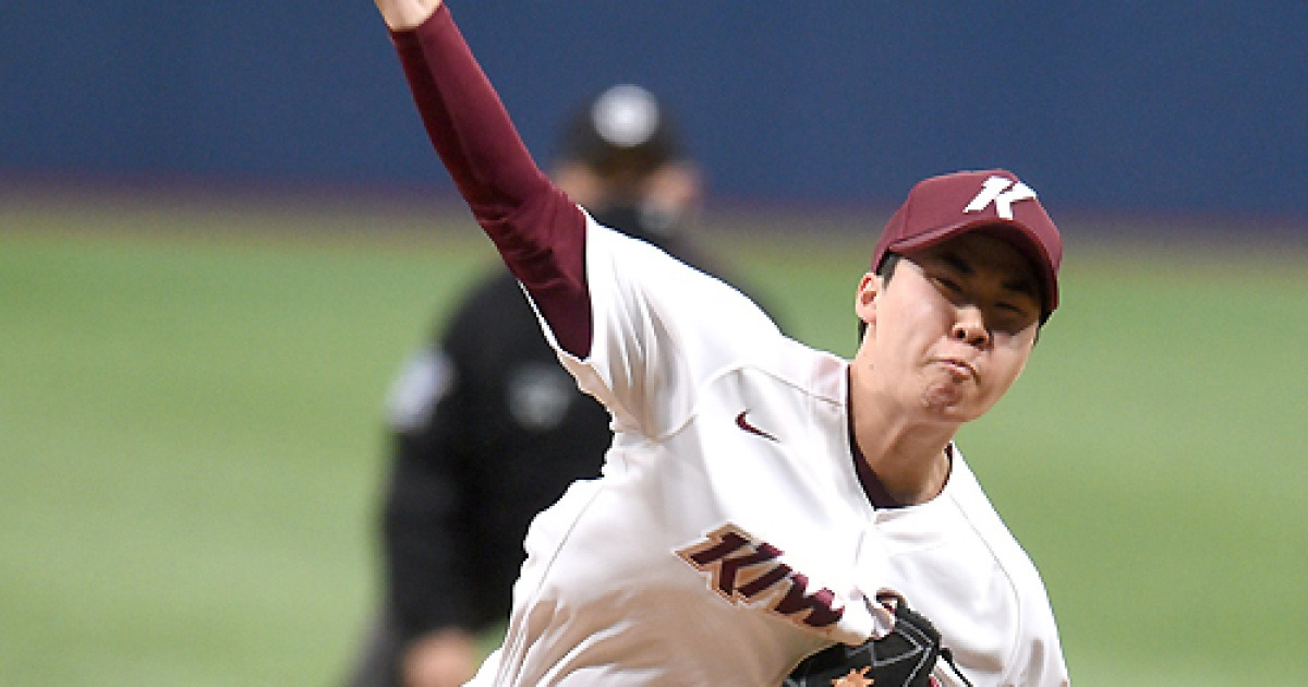 [MD포토] 장재영 '155km, 9억 대형신인의 역투'