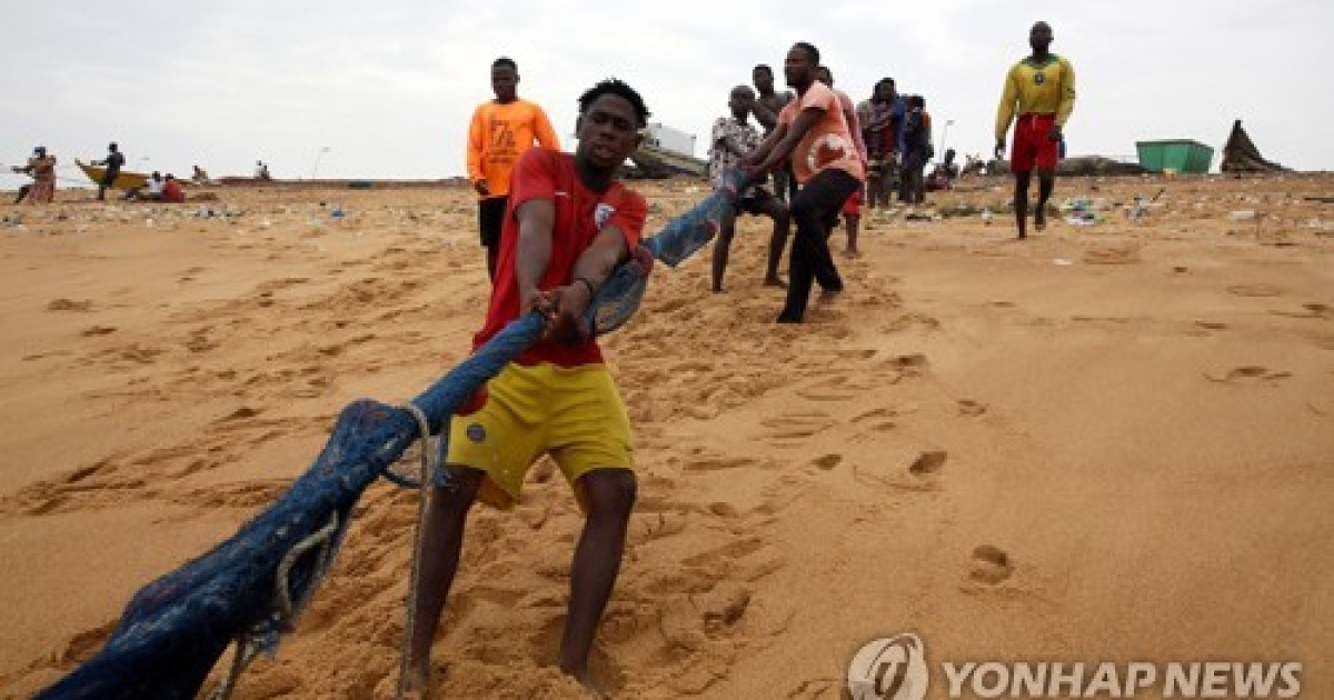 IVORY COAST PHOTO SET WORK FISHING