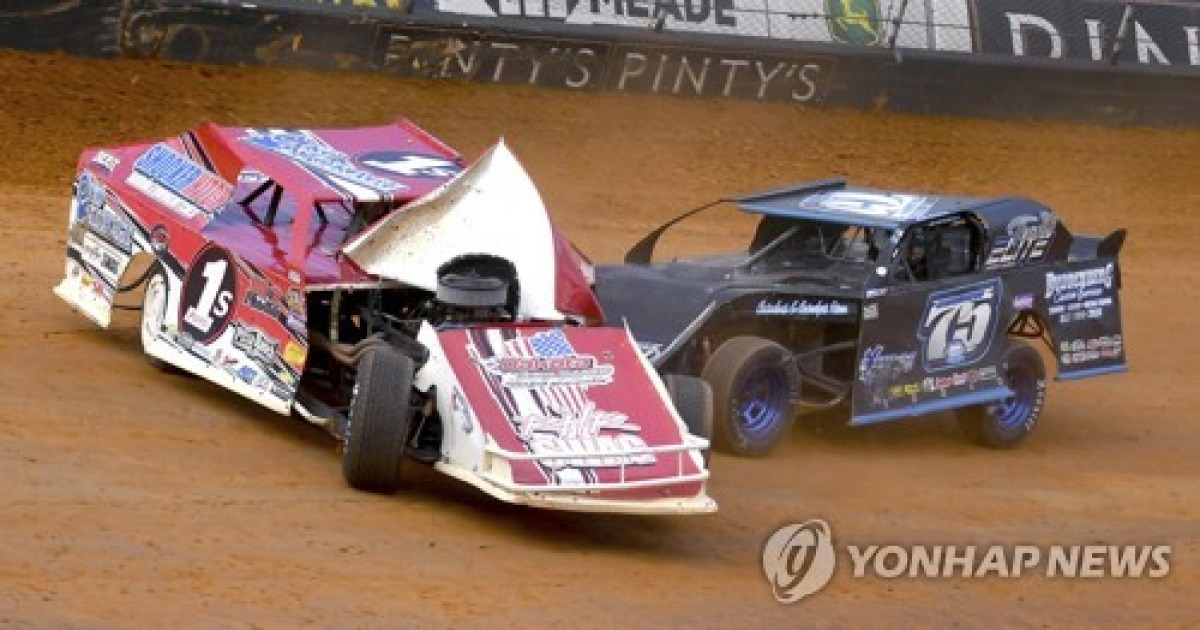 Bristol Dirt Nationals Auto Racing