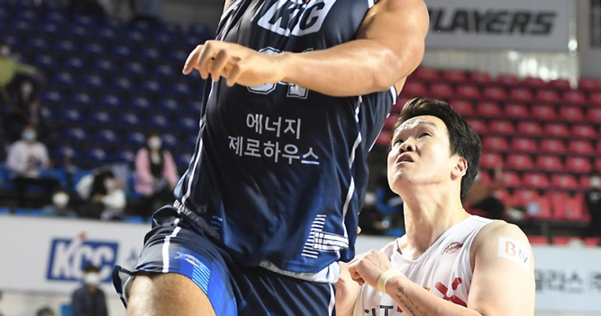 '우승 노리는' KCC, NBA 경력 알렉산더 영입
