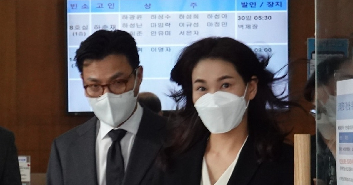 이서현 삼성복지재단 이사장 남편과 고 故 신춘호 회장 조문