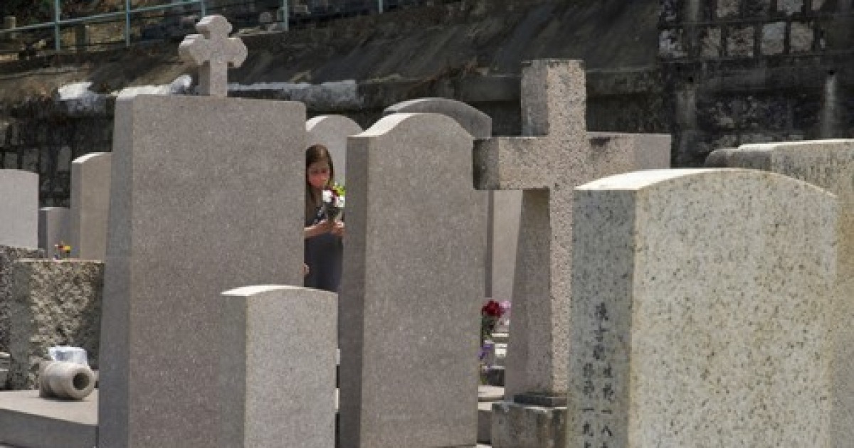 APTOPIX Hong Kong Ching Ming Festival