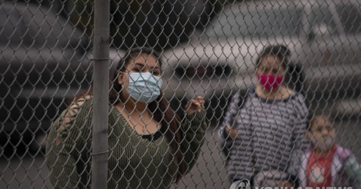 Virus Outbreak-California Schools
