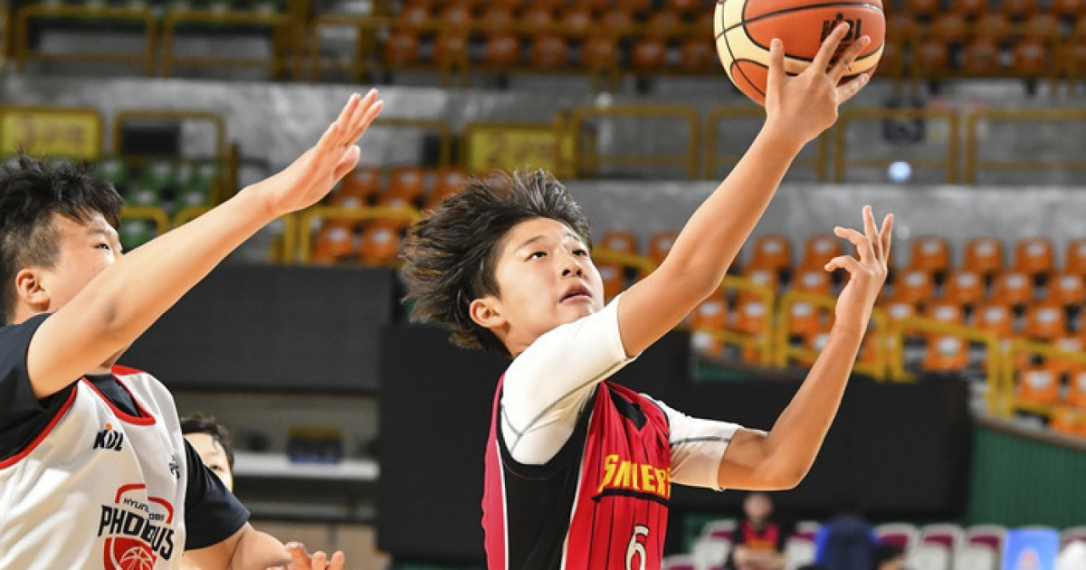 [JB포토] U12 LG 유소년 '더 빠르게 레이업'