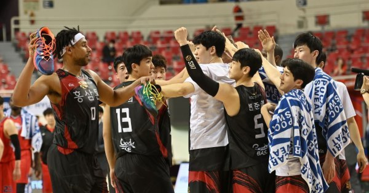 KGC, 4강 PO 1차전 승리 [포토]