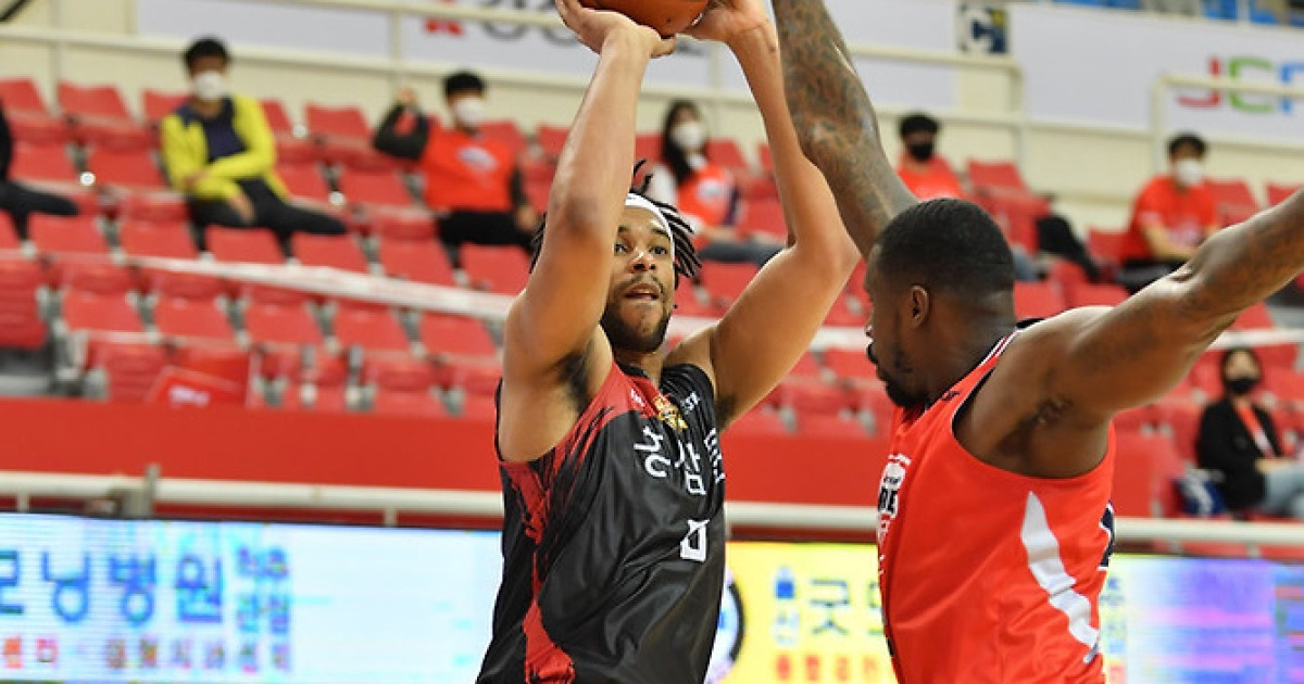 [KBL PO] KGC, 적지에서 먼저 2승..챔프전 진출까지 1승 남겨둬