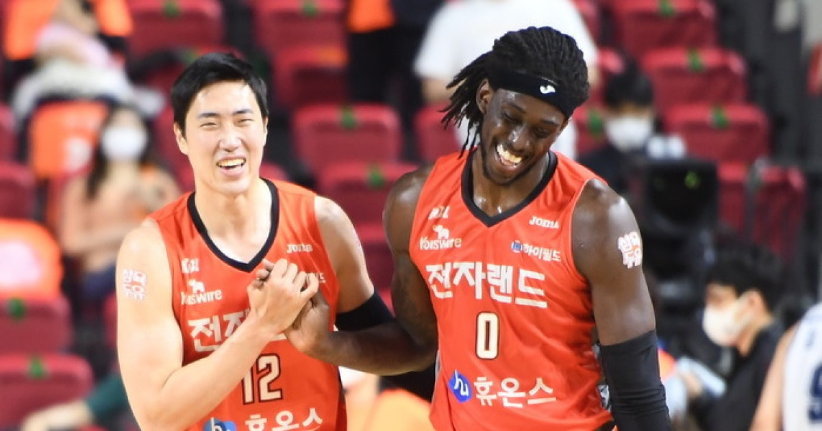 [KBL PO] 무자비했던 모트리, 제이슨 윌리포드·피트 마이클 넘고 PO 최다득점 폭발