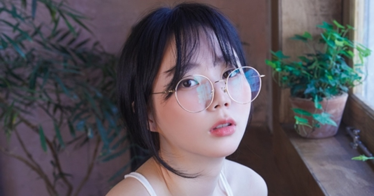 뮤아 "시골옆집 누나 콘셉트, 나랑 잘 맞는 것 같아"..맥심화보