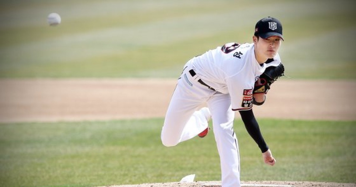 [리뷰 IS]'배제성 3승+박경수 쐐기포' KT, DH2 잡고 4연패 탈출