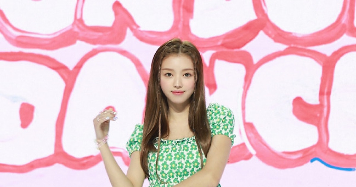 오마이걸 유아 완벽한 각선미[★포토]