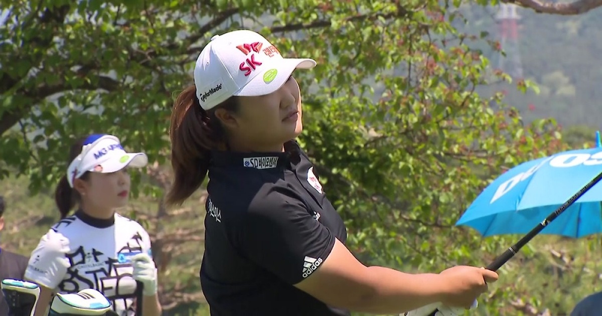 'KLPGA 신인왕' 유해란, '예비 신인왕' 송가은에 완승