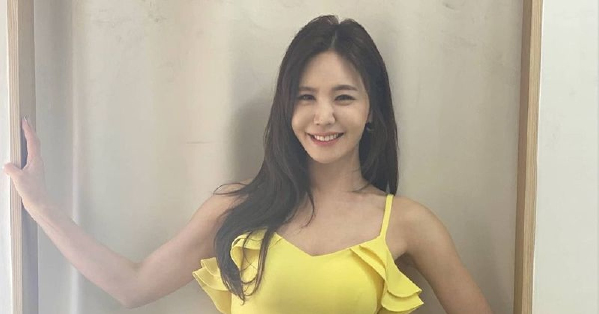 '170cm·49kg' 강예빈, 달라붙는 원피스 입고 뽐낸 S라인 완벽 몸매 [SNS★컷]