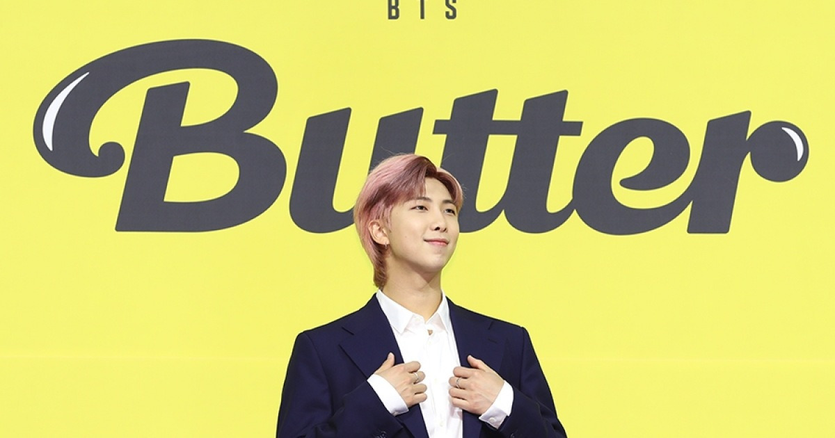 [포토S] 방탄소년단 RM, 'Butter로 돌아왔어요'