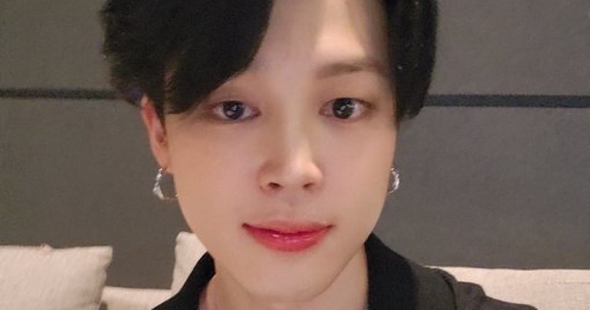 방탄소년단 지민 흑발 변신으로 치명 매력↑ 귀염 섹시[sns★컷]